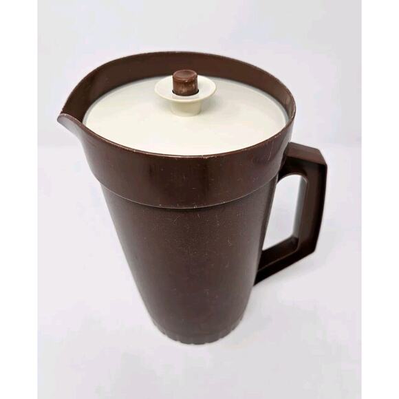 Tupperware | Dining | Vintage Brown Tupperware Pitcher With Original ...